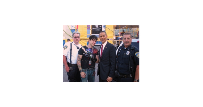 World's Fastest Painter Rock Demarco Performing Live in Concert - PR.com