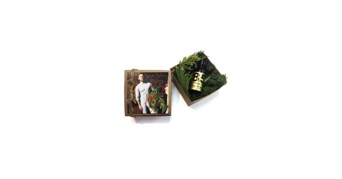 Matthew Camp Unwraps Limited Edition Holiday Package - PR.com